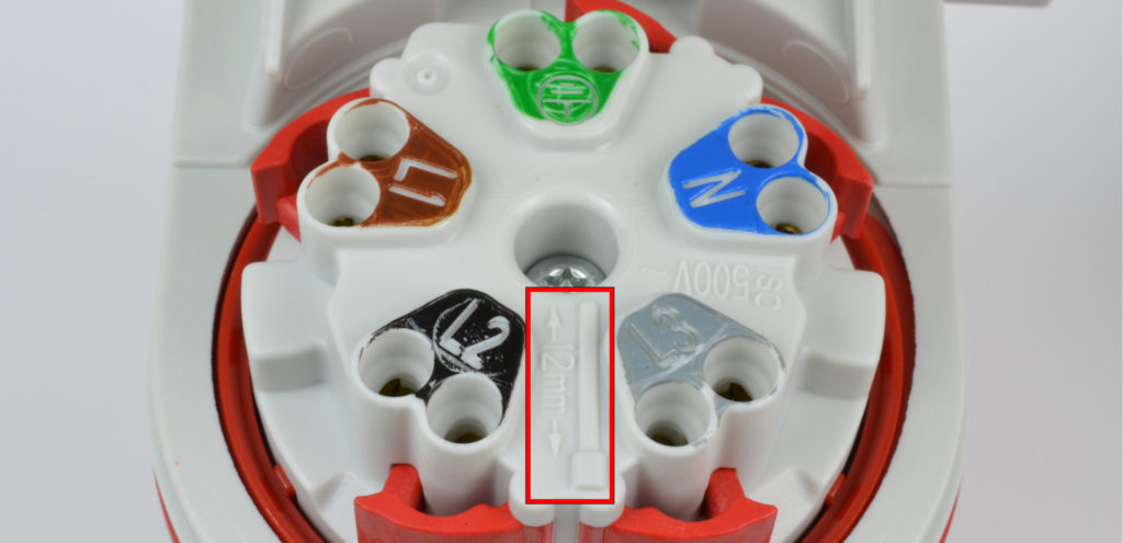 CEE Steckdose anschließen - Der Elektriker